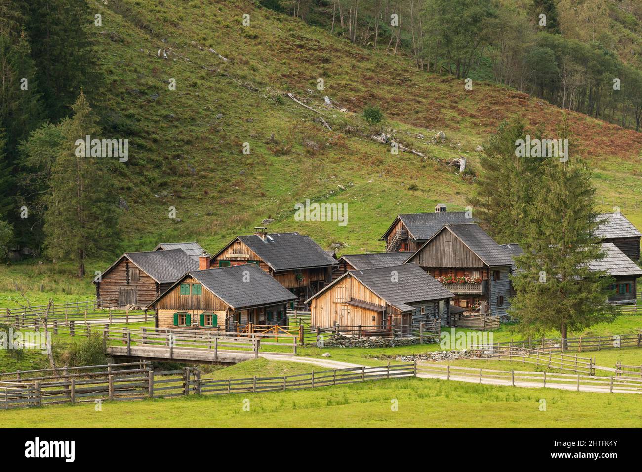 Small wooden huts with grass roof hi-res stock photography and images ...