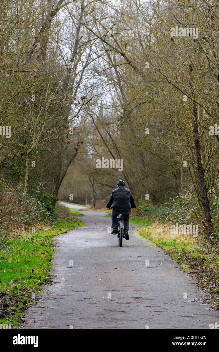 Man running through path hi-res stock photography and images - Alamy