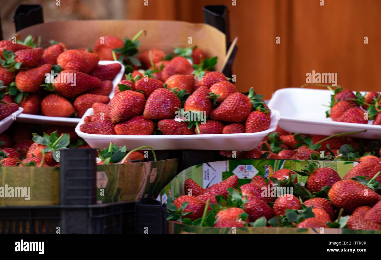 Vegetables strawberry hi-res stock photography and images - Alamy