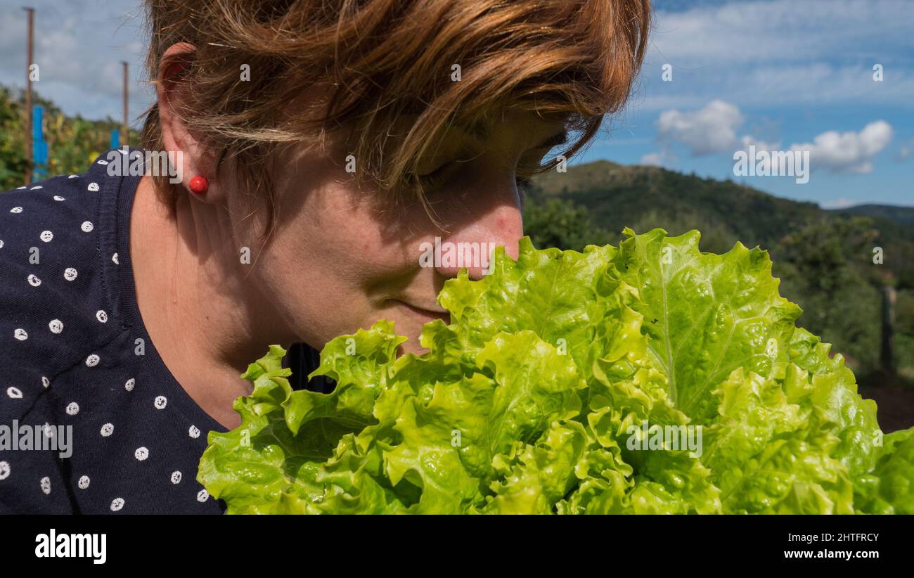 Smelling produce farmer market hi-res stock photography and images - Alamy