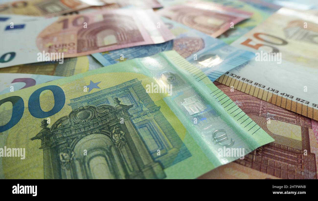 100 dollar euro banknotes hi-res stock photography and images - Alamy