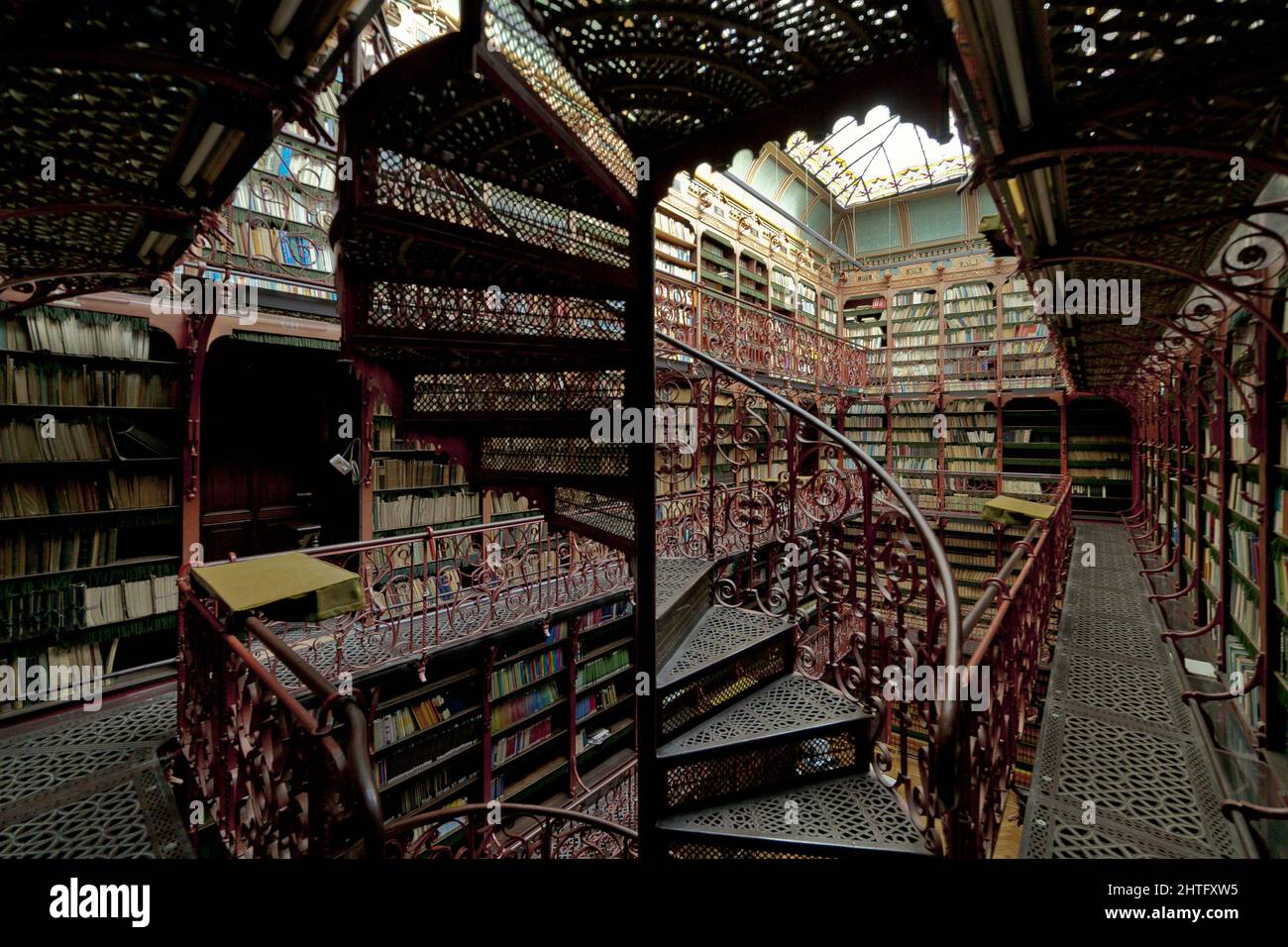 Dutch parliament building in The Hague Stock Photo - Alamy