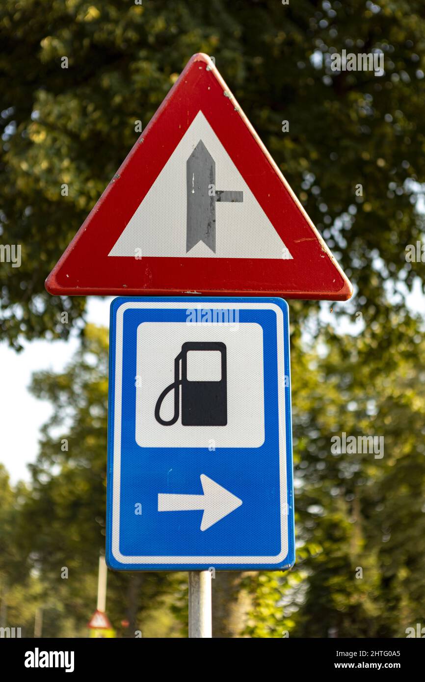 Dutch traffic sign at the side of a road Stock Photo - Alamy