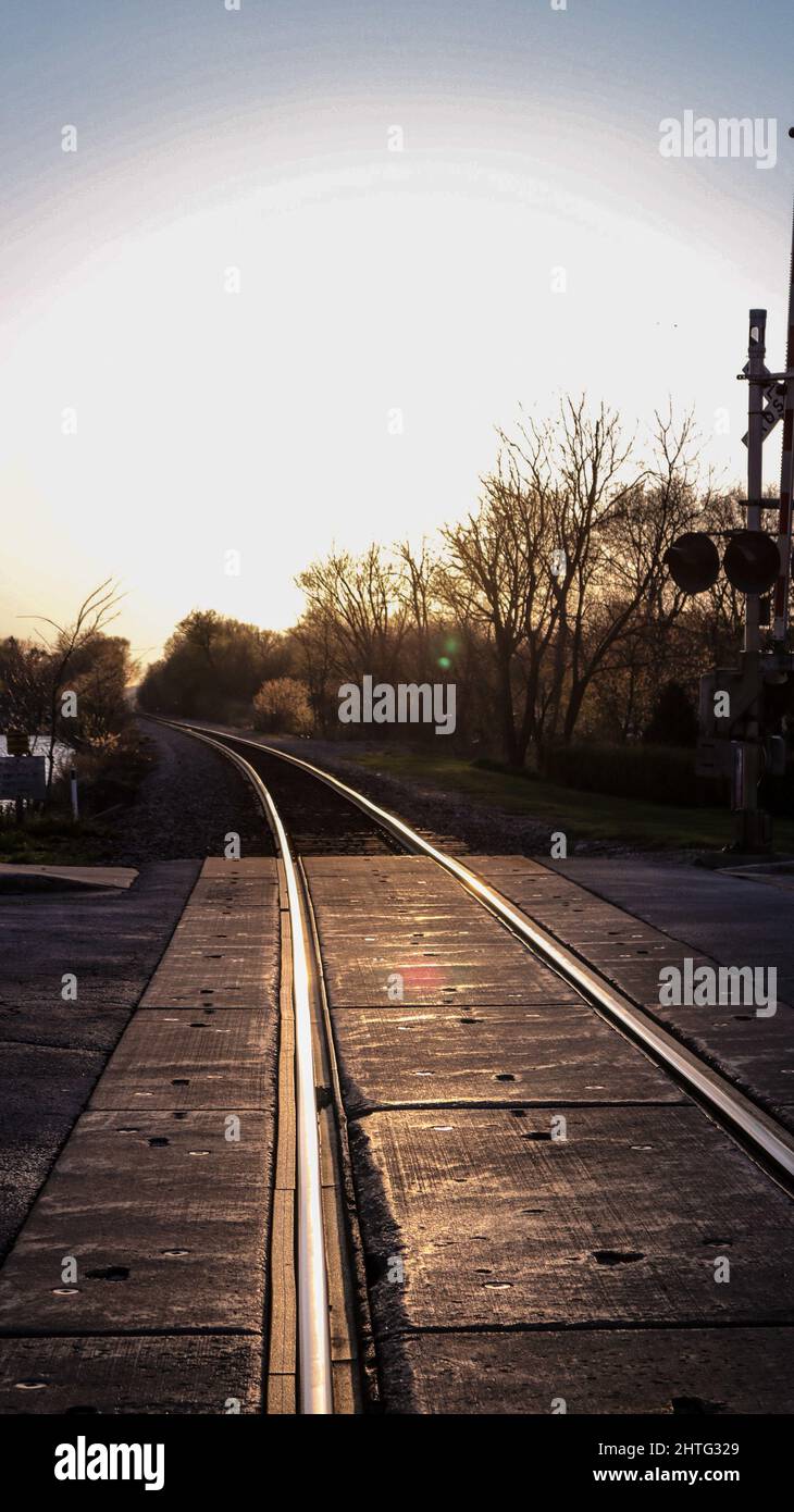 Night railroad tracks hi-res stock photography and images - Alamy