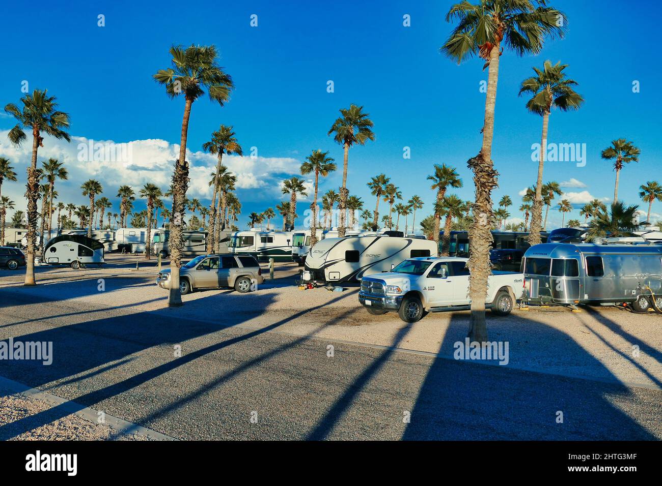 Rv park hi-res stock photography and images - Alamy