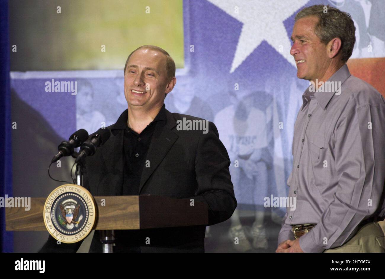 World leaders george bush putin hi-res stock photography and images - Alamy
