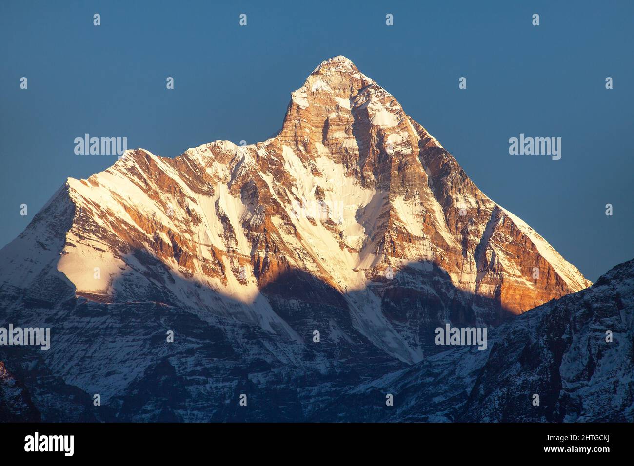 Panoramic view of mount Nanda Devi, one of the best mounts in Indian ...