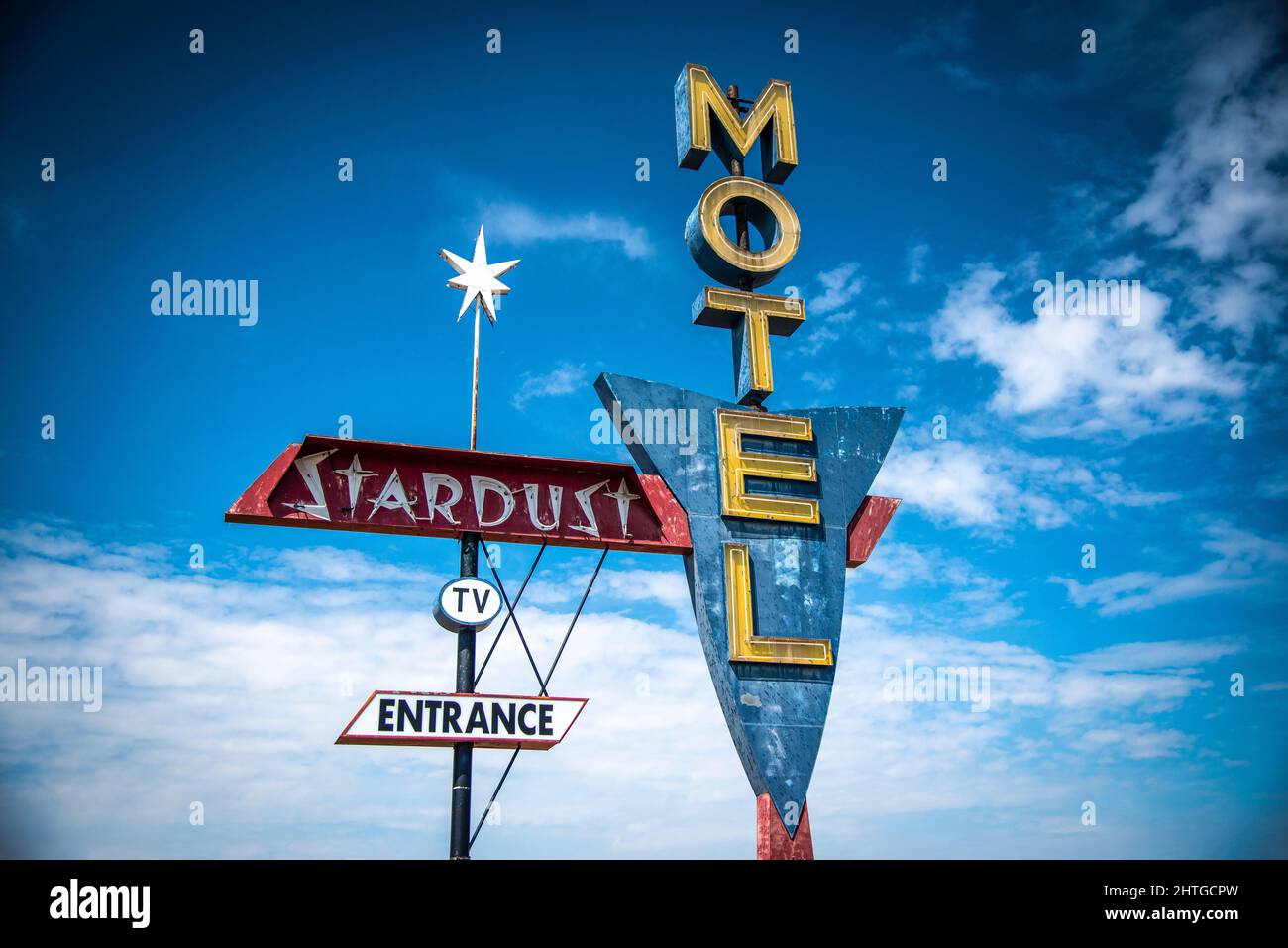 Vintage motel sign hi-res stock photography and images - Alamy