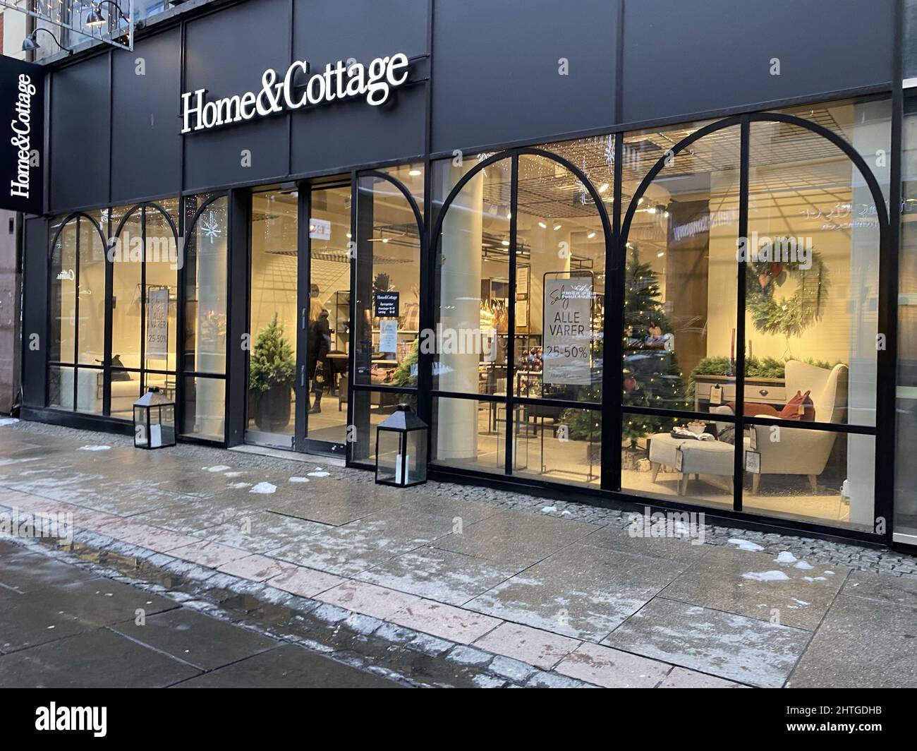 Facade of Home&cottage store with glass walls on a winter day Stock ...