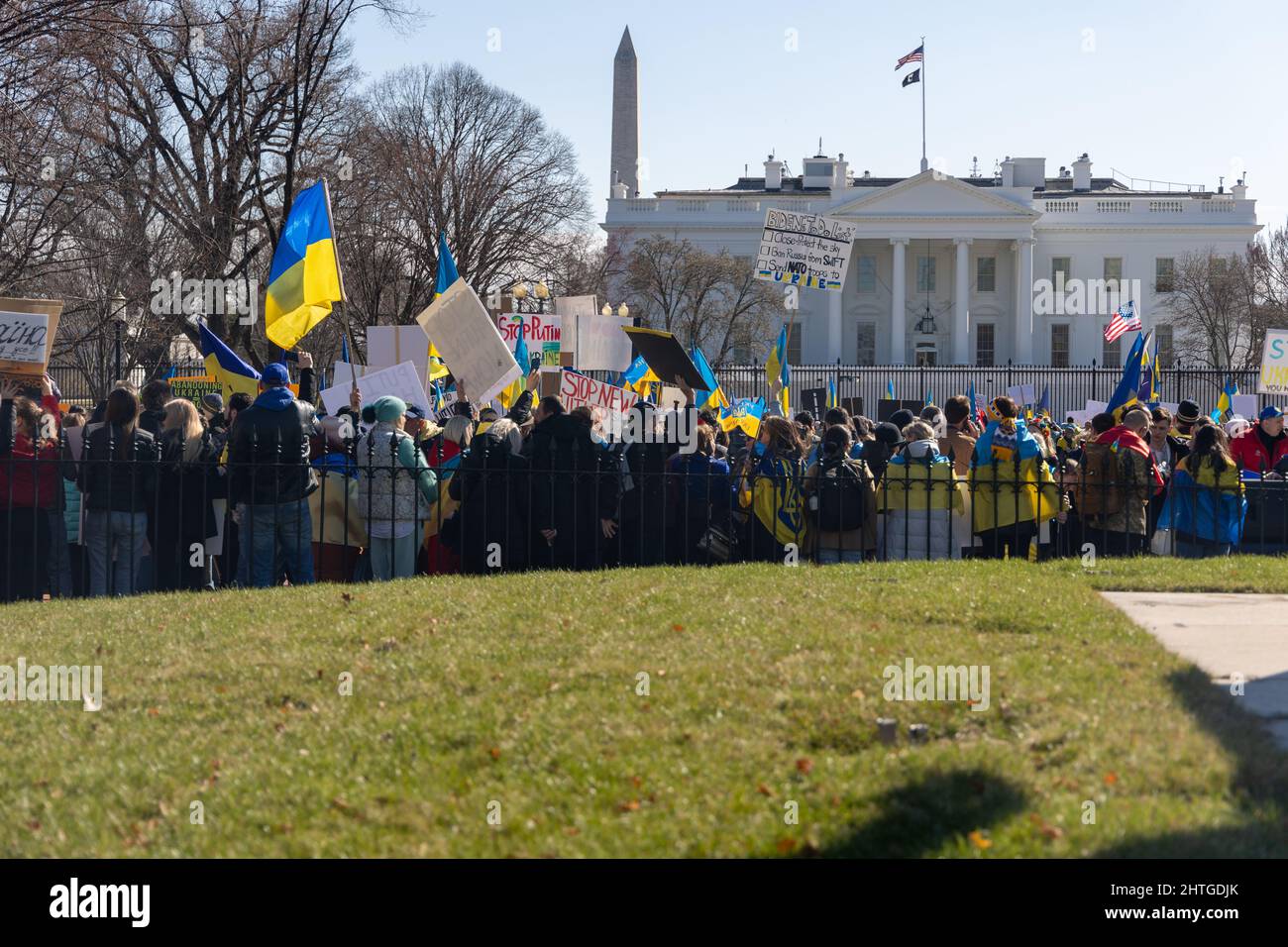 Ukraine support rally outside the White House in Washington DC on ...