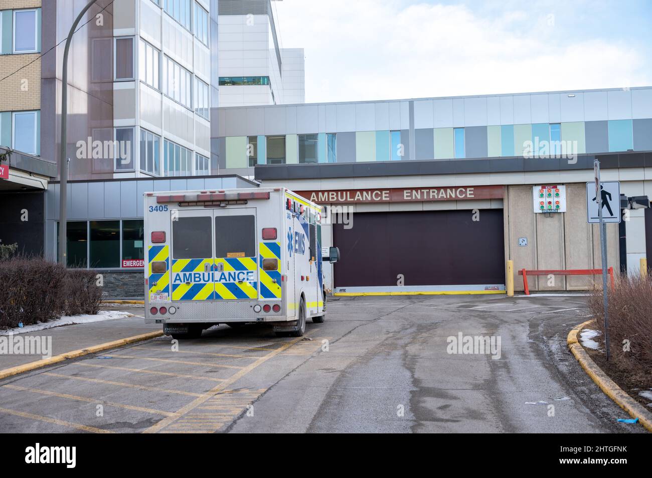 Public services ambulance hi-res stock photography and images - Alamy