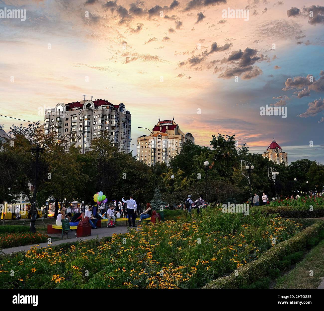 A nocturnal overview of the beautiful city of Kiev Stock Photo - Alamy