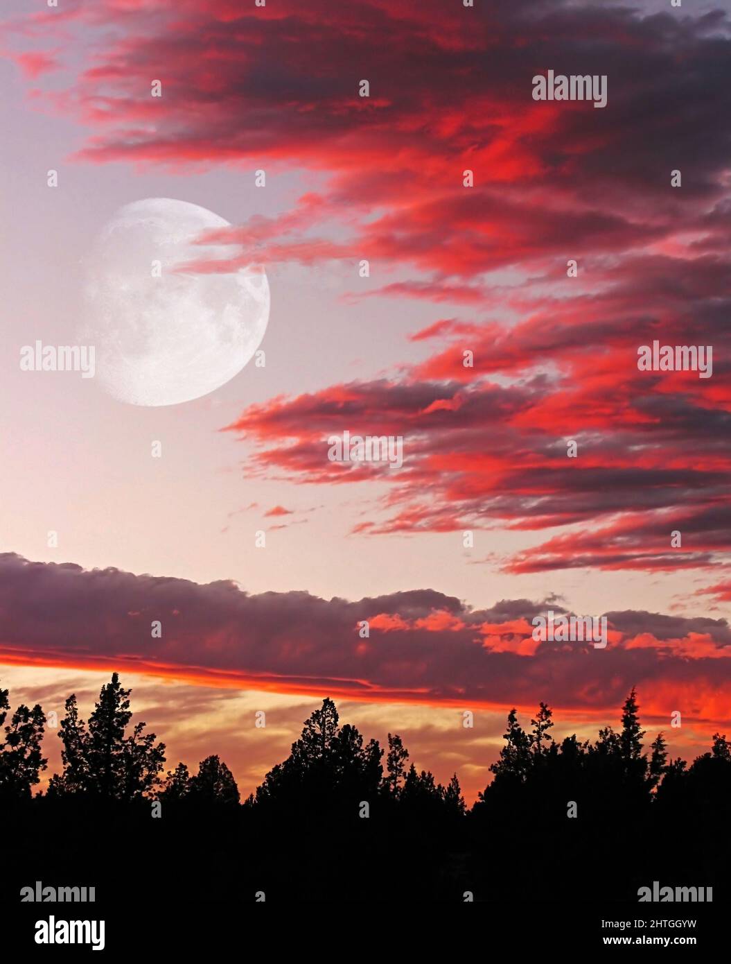 Awesome clouds hi-res stock photography and images - Alamy