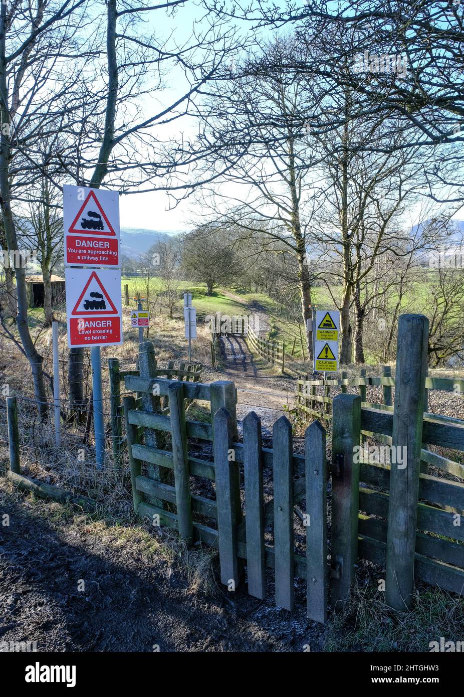 Pathway signs hi-res stock photography and images - Alamy