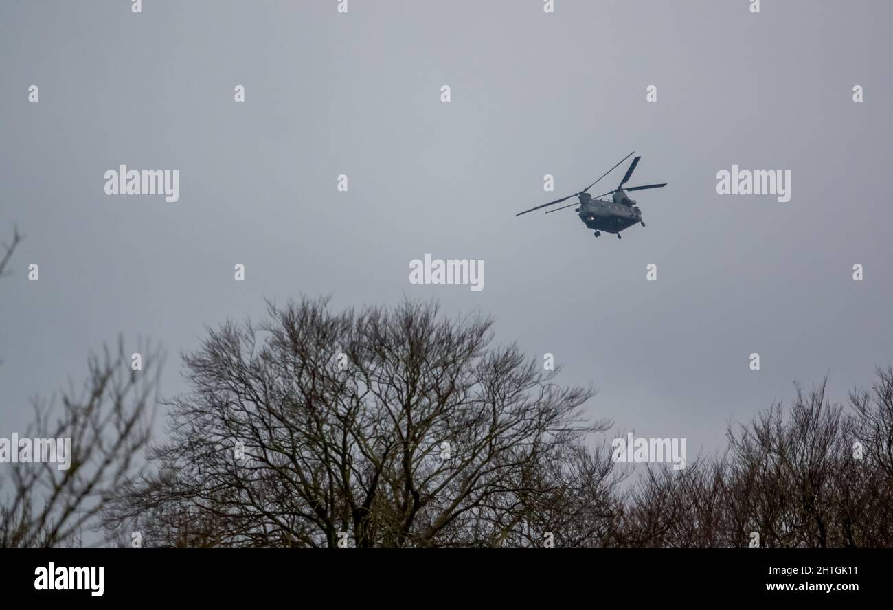 Chinook low fly hi-res stock photography and images - Alamy