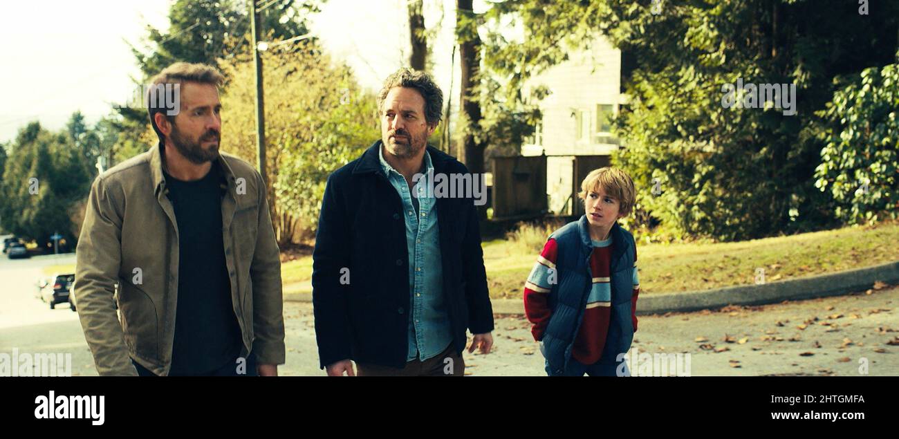 THE ADAM PROJECT, from left: Ryan Reynolds, Mark Ruffalo, Walker ...