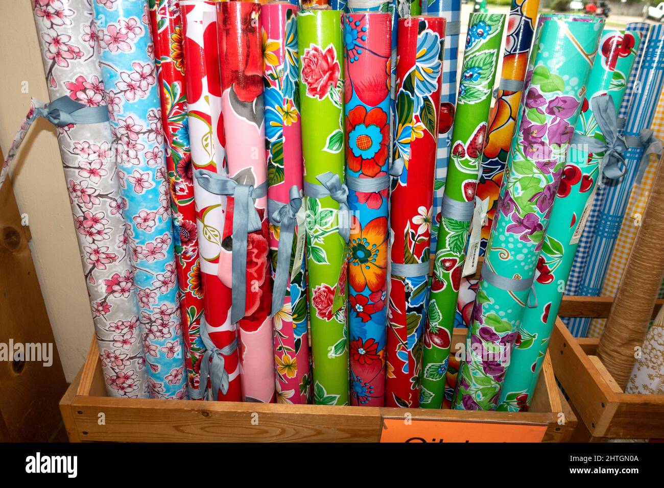 Treadle yard goods store hi-res stock photography and images - Alamy