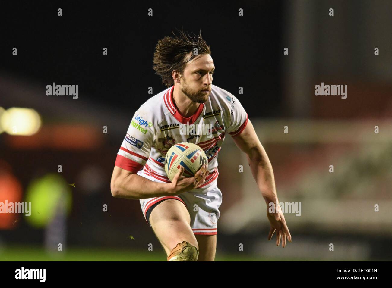 Joe Mellor #7 of Leigh Centurions runs forward with the ball Stock ...