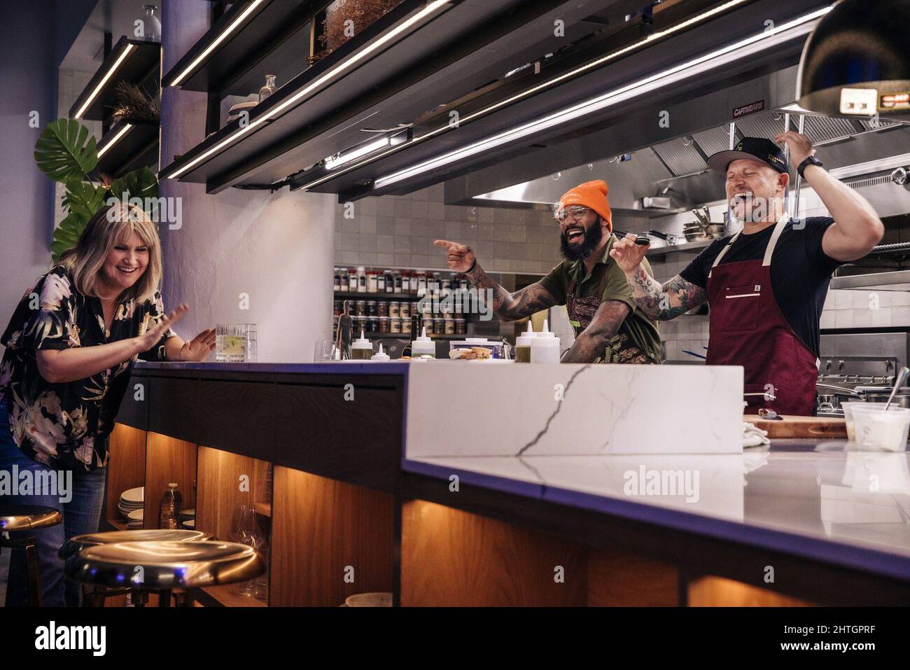 FAST FOODIES, from left: Jillian Bell, chef Justin Sutherland, chef ...