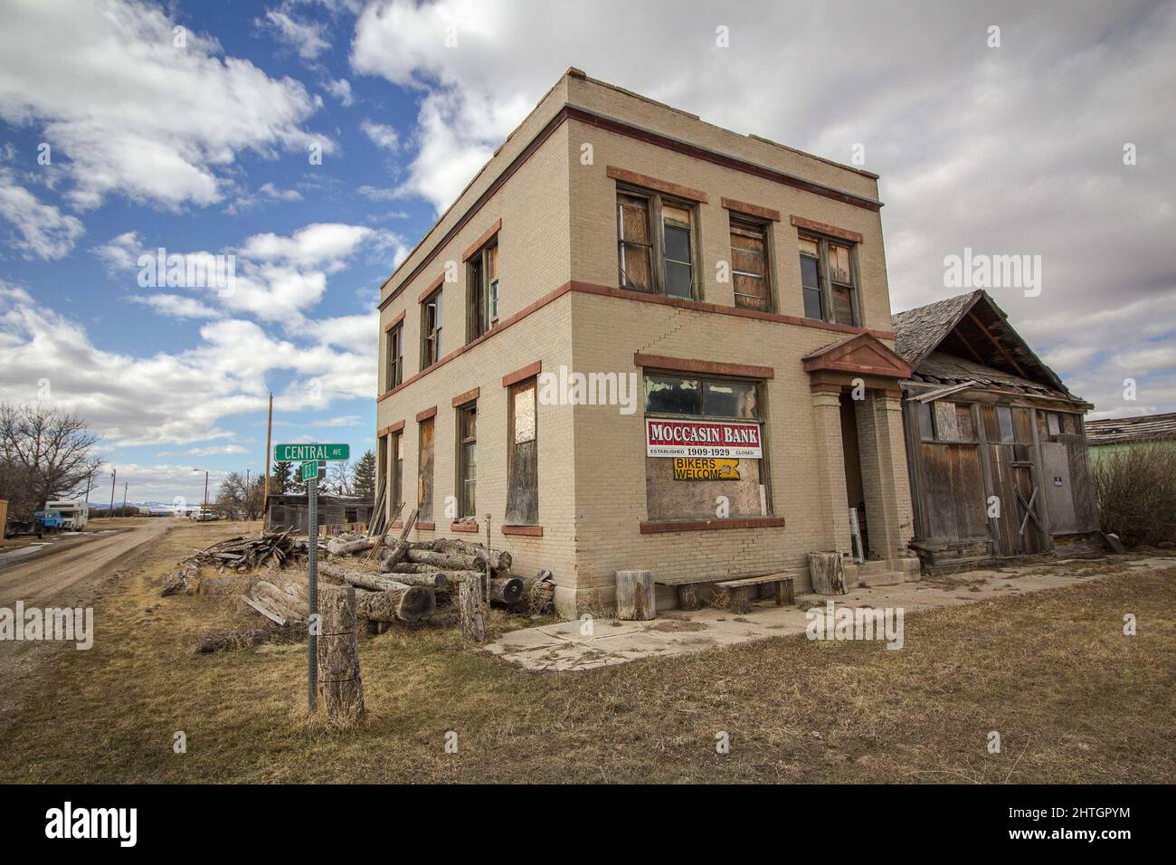 Abandoned bank building in Moccasin, Montana Stock Photo - Alamy