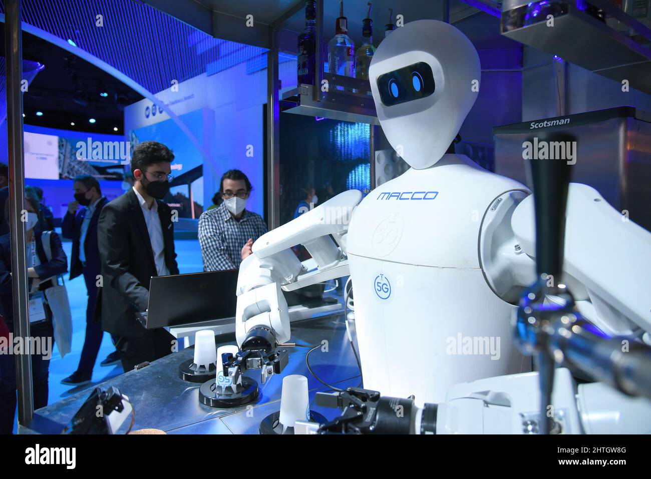 Main de robot hi-res stock photography and images - Alamy
