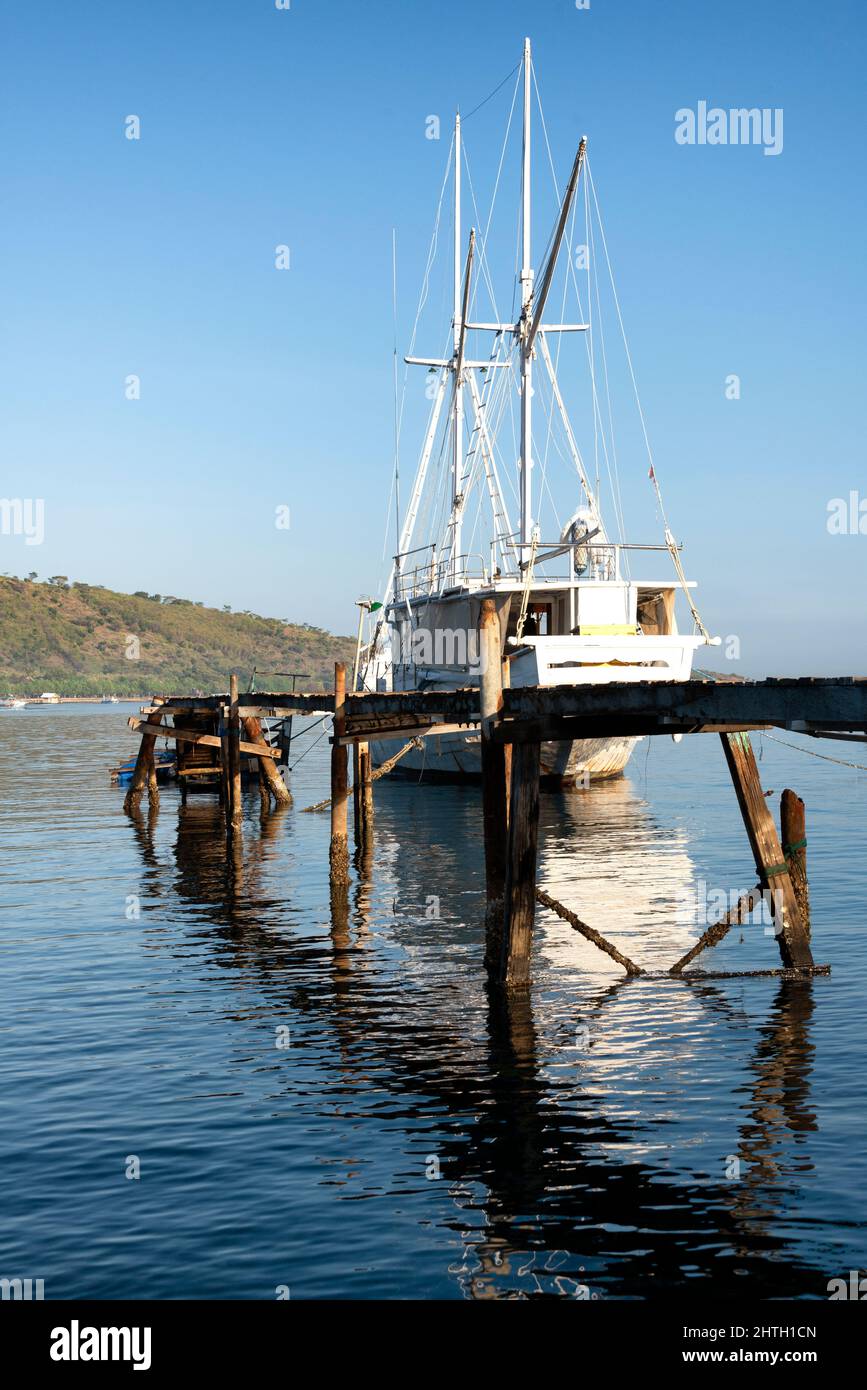 Sailing jetty hi-res stock photography and images - Alamy