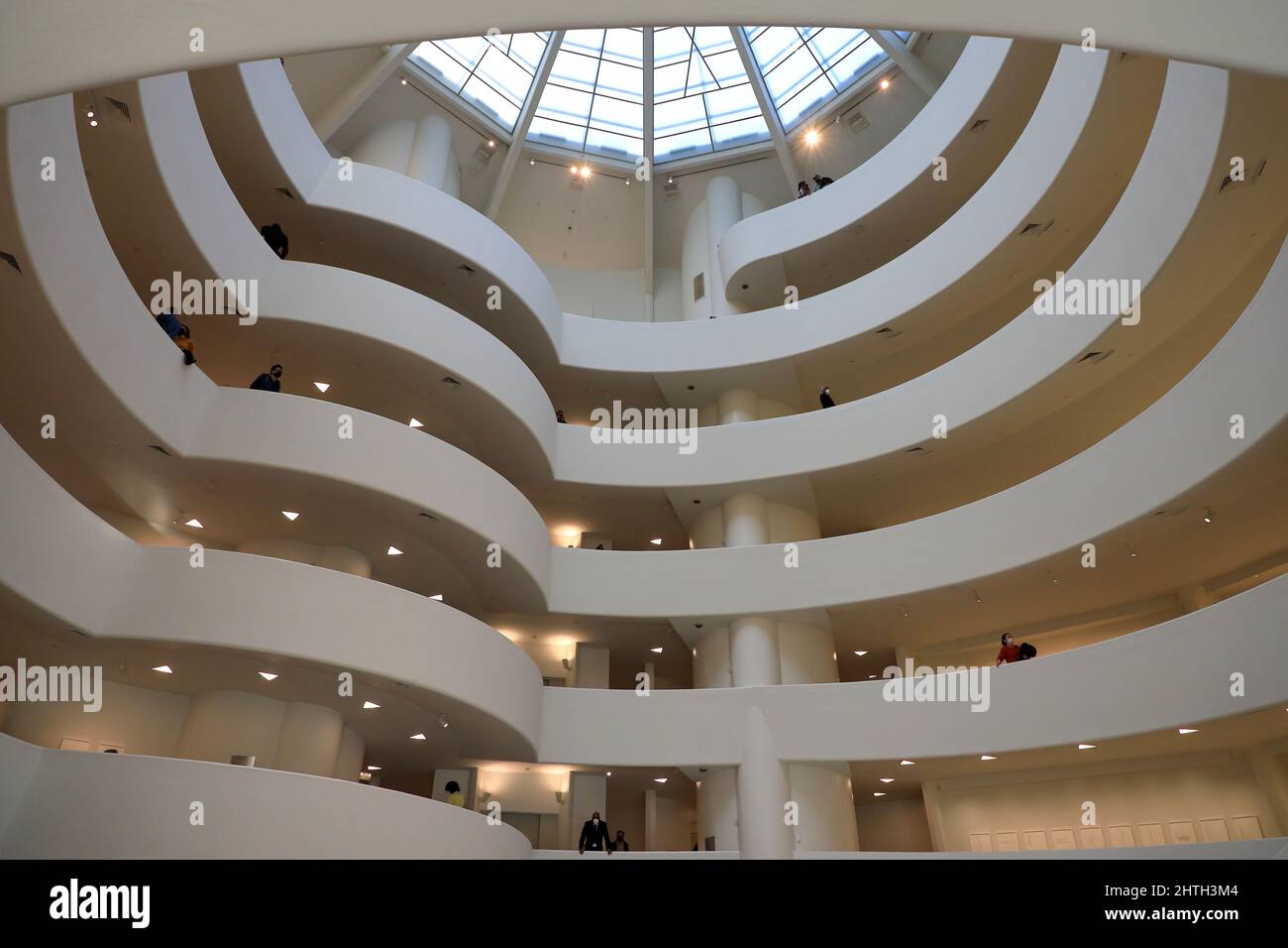 Curved ramps hi-res stock photography and images - Alamy