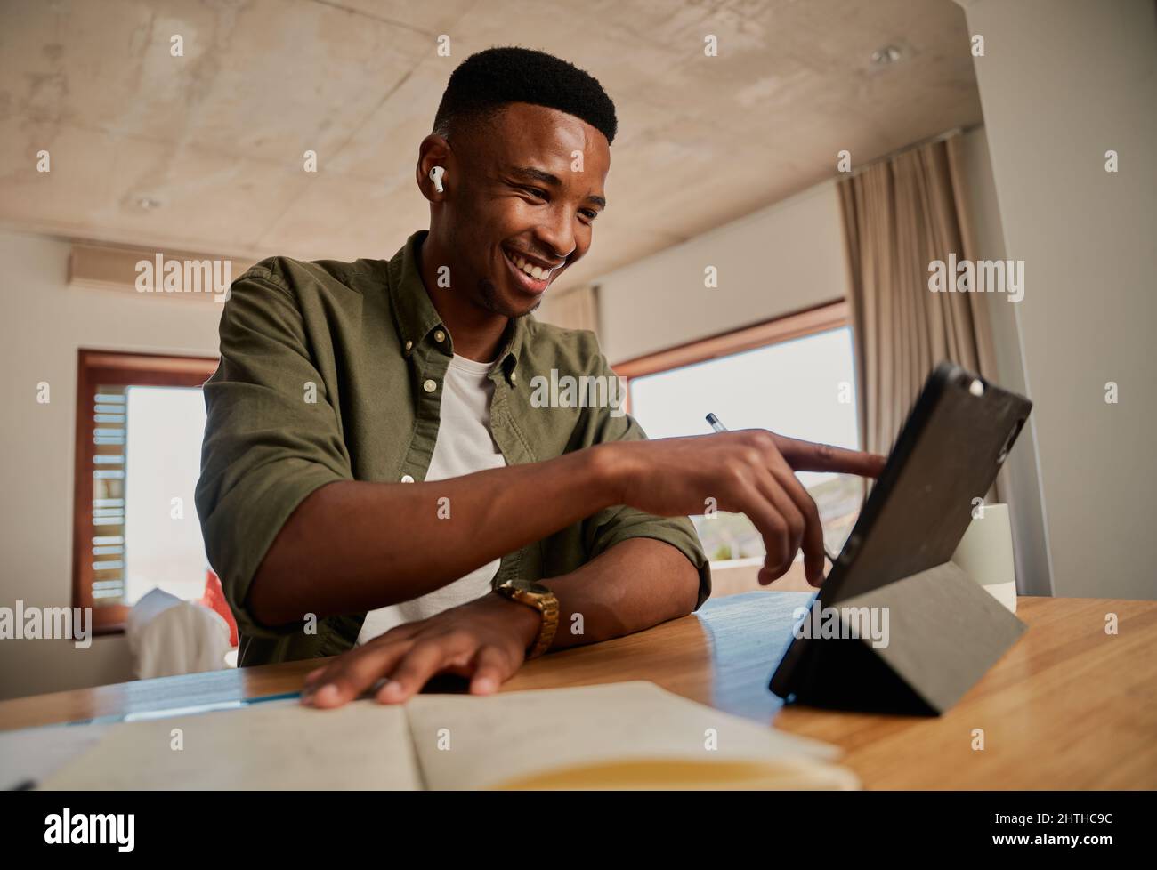 Black isolation hi-res stock photography and images - Alamy