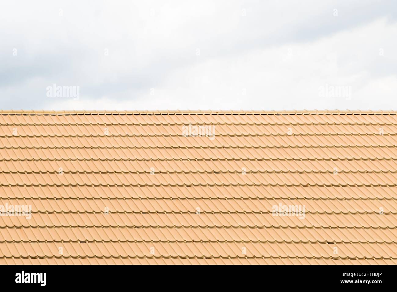 Tiles roof pattern architecture background Stock Photo - Alamy