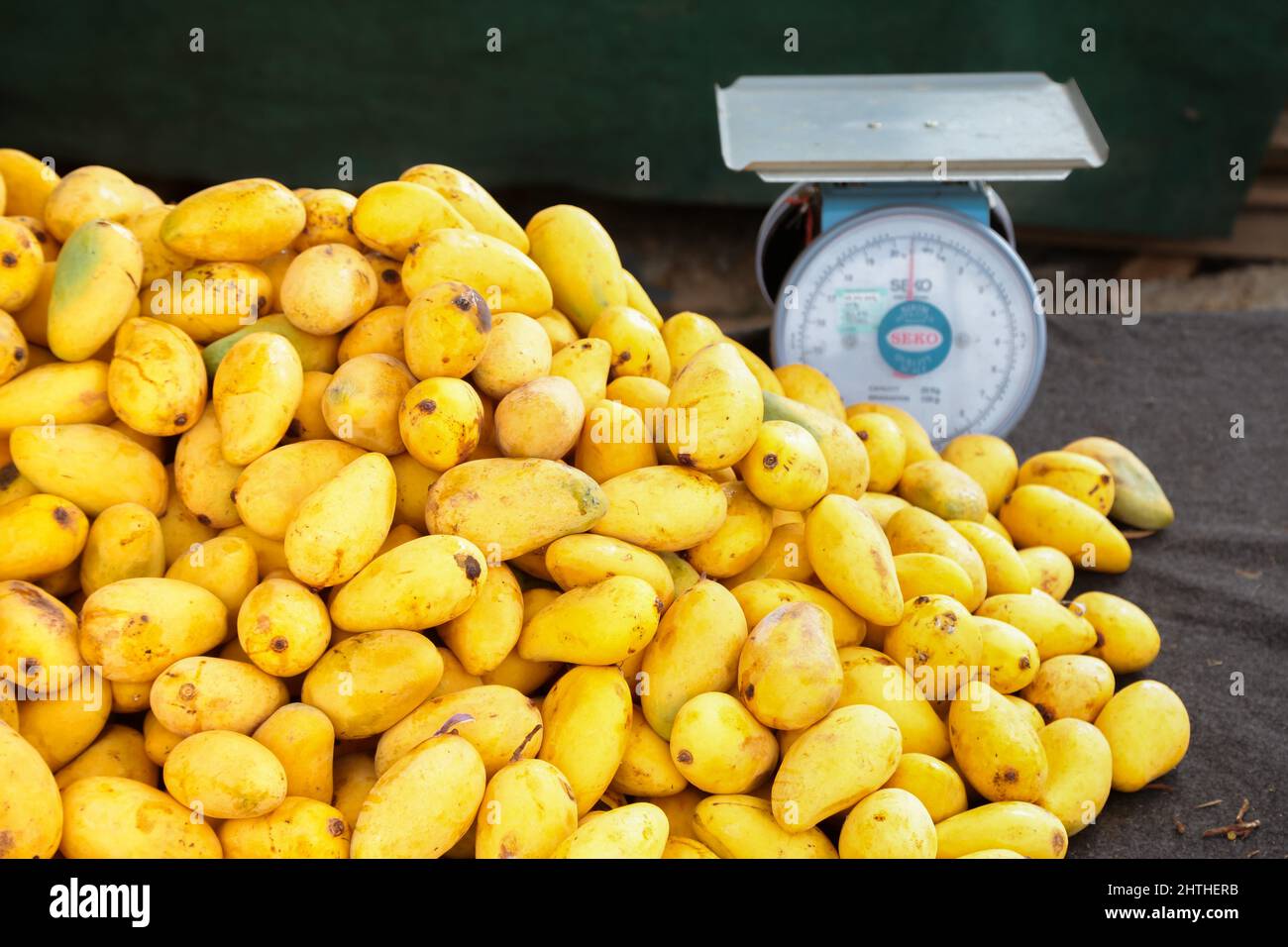Roadside stall selling mango Stock Photo - Alamy