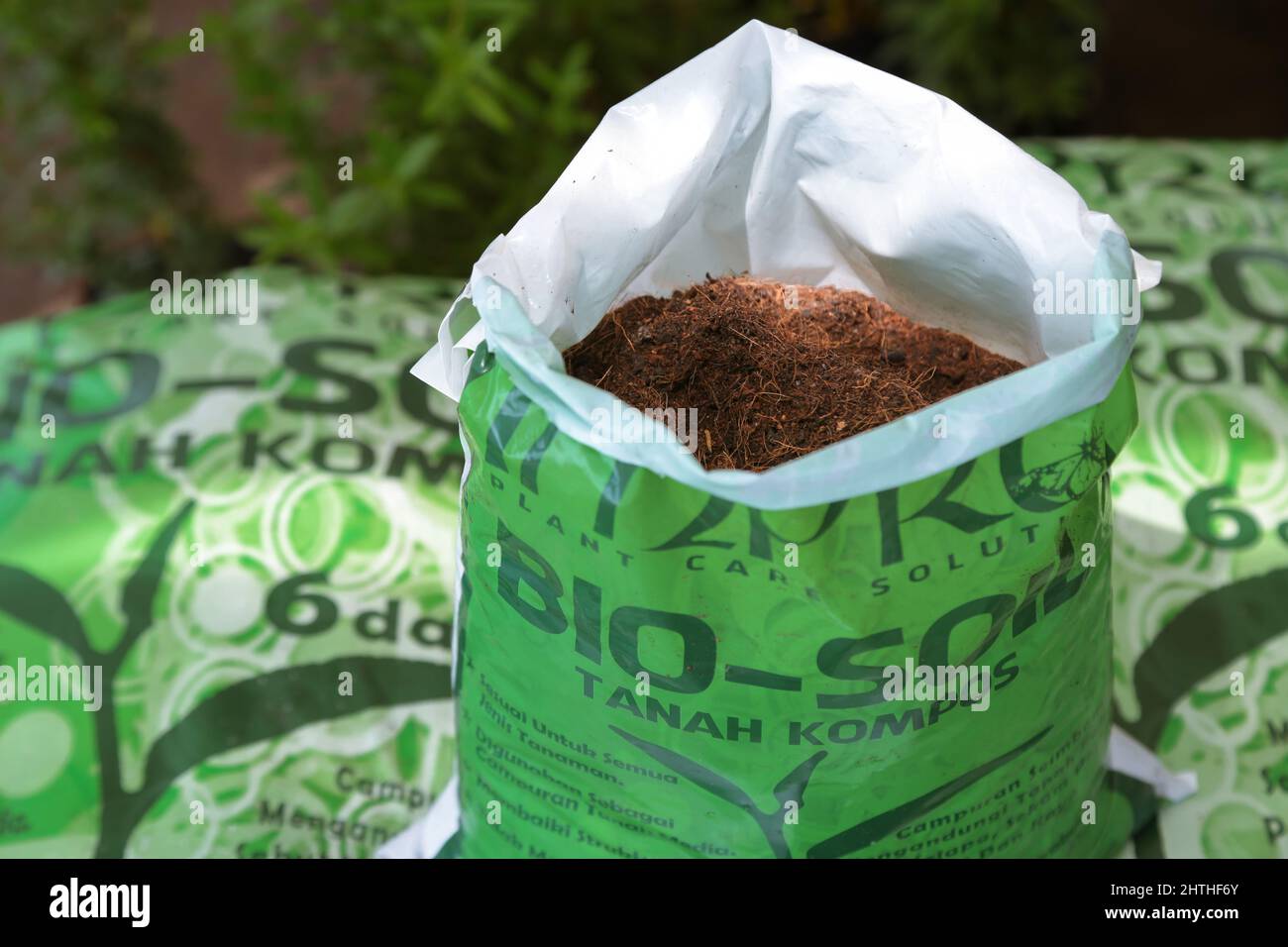 Commercial compost hi-res stock photography and images - Alamy