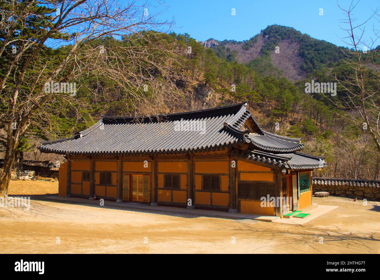 Rural classic tile roof hi-res stock photography and images - Alamy