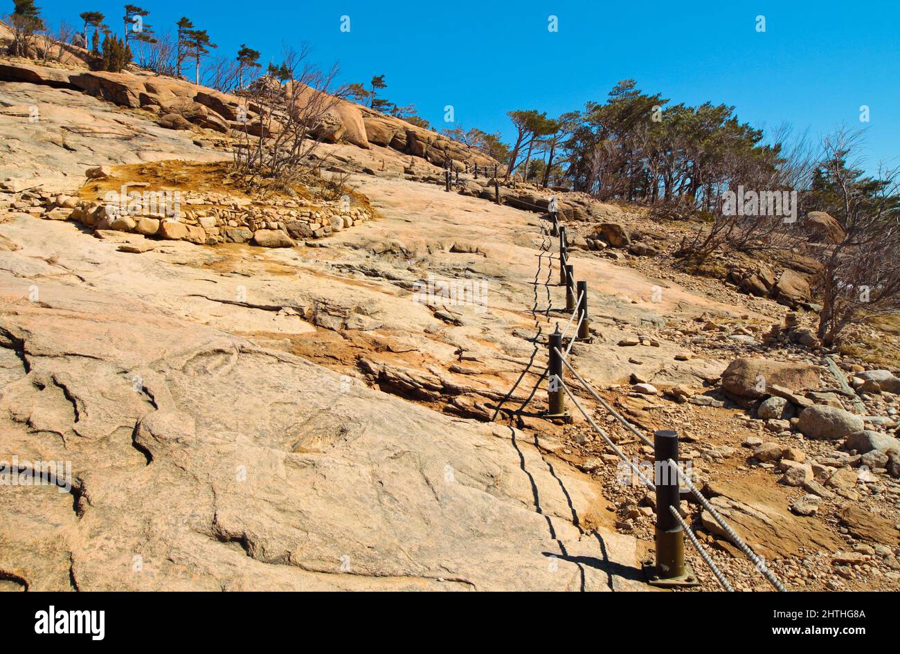Rocky scenery at the peak of Seoraksan National Park, South Korea Stock ...