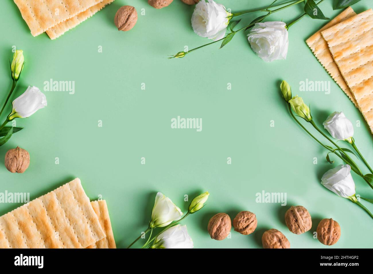 Pesah celebration concept frame (jewish Passover holiday), copy space ...