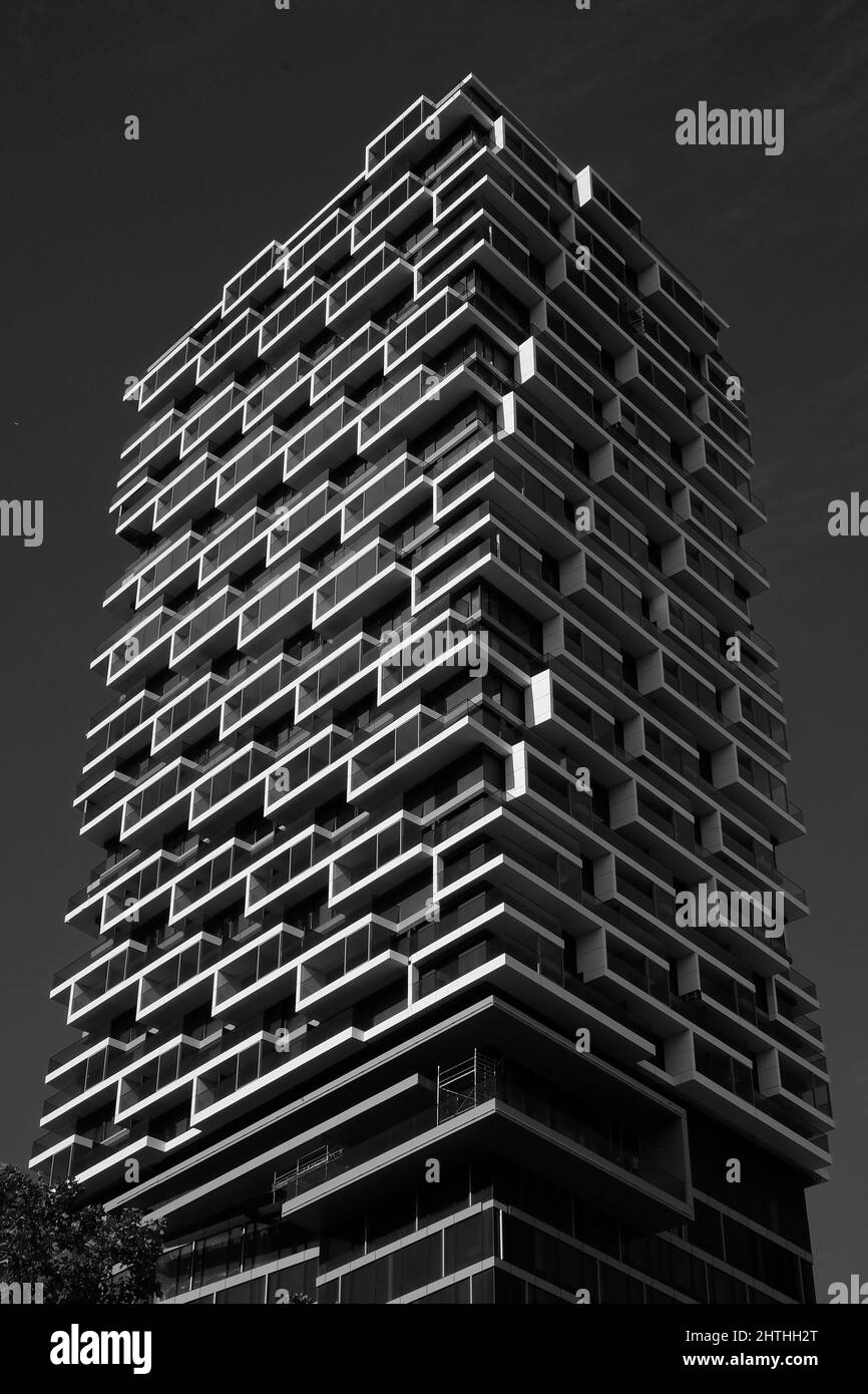 Low angle of a modern building Stock Photo - Alamy