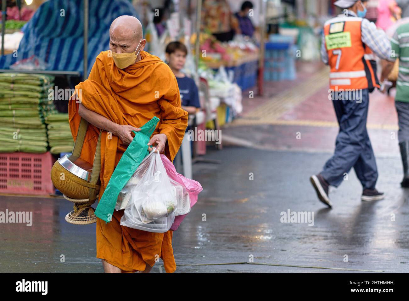 Morning begging alms buddhist monks hi-res stock photography and images ...