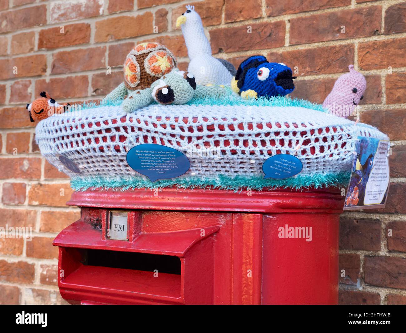 Kawaii - Chintzy knitted cover to a traditional post box in Abingdon ...