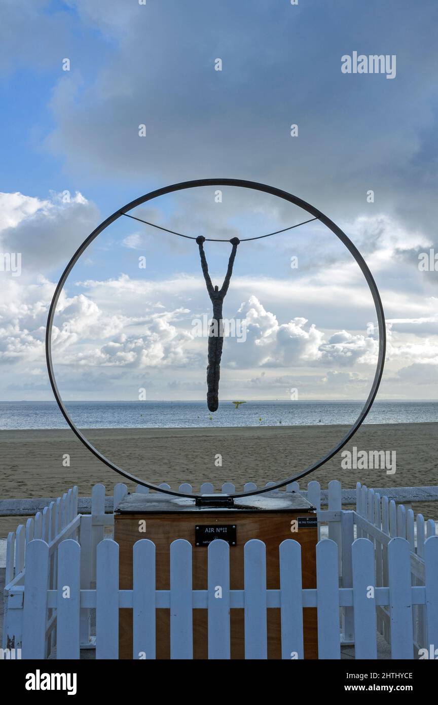 Spring of Sculptures, Thiers pier. Artist: Nathalie Decoster. Arcachon ...