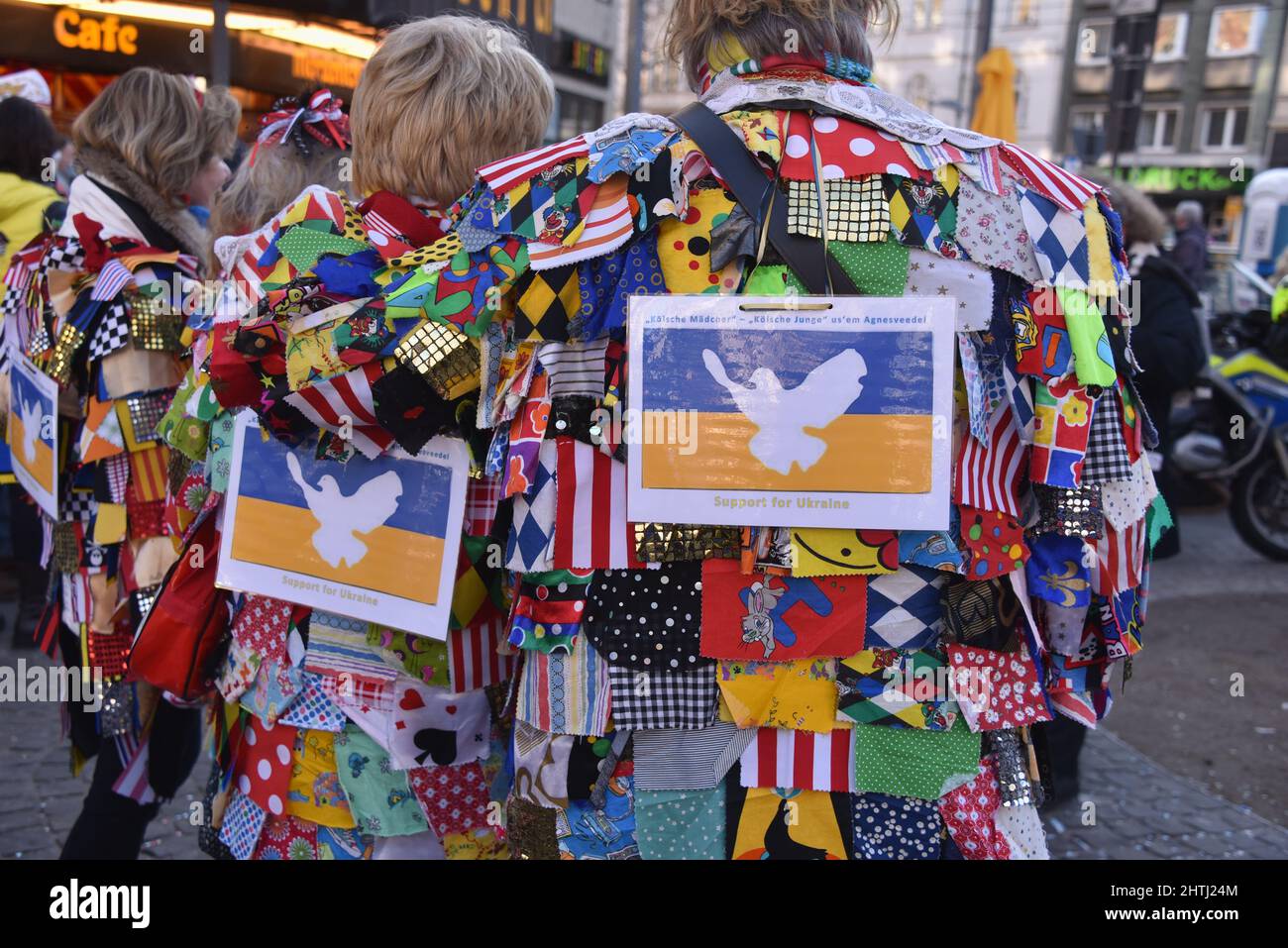 Cologne, Germany. 28th Feb, 2022. Participants in peace demonstration ...