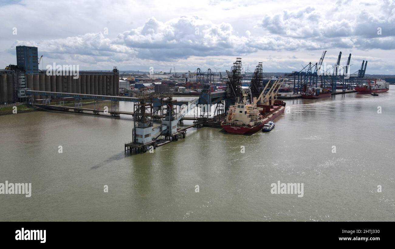 London container terminal tilbury hi-res stock photography and images ...