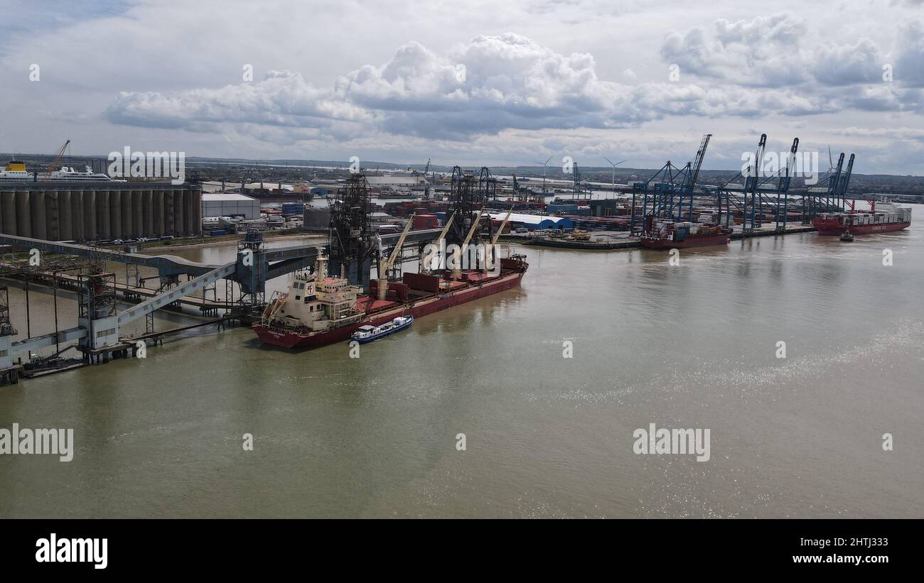 London container terminal tilbury hi-res stock photography and images ...