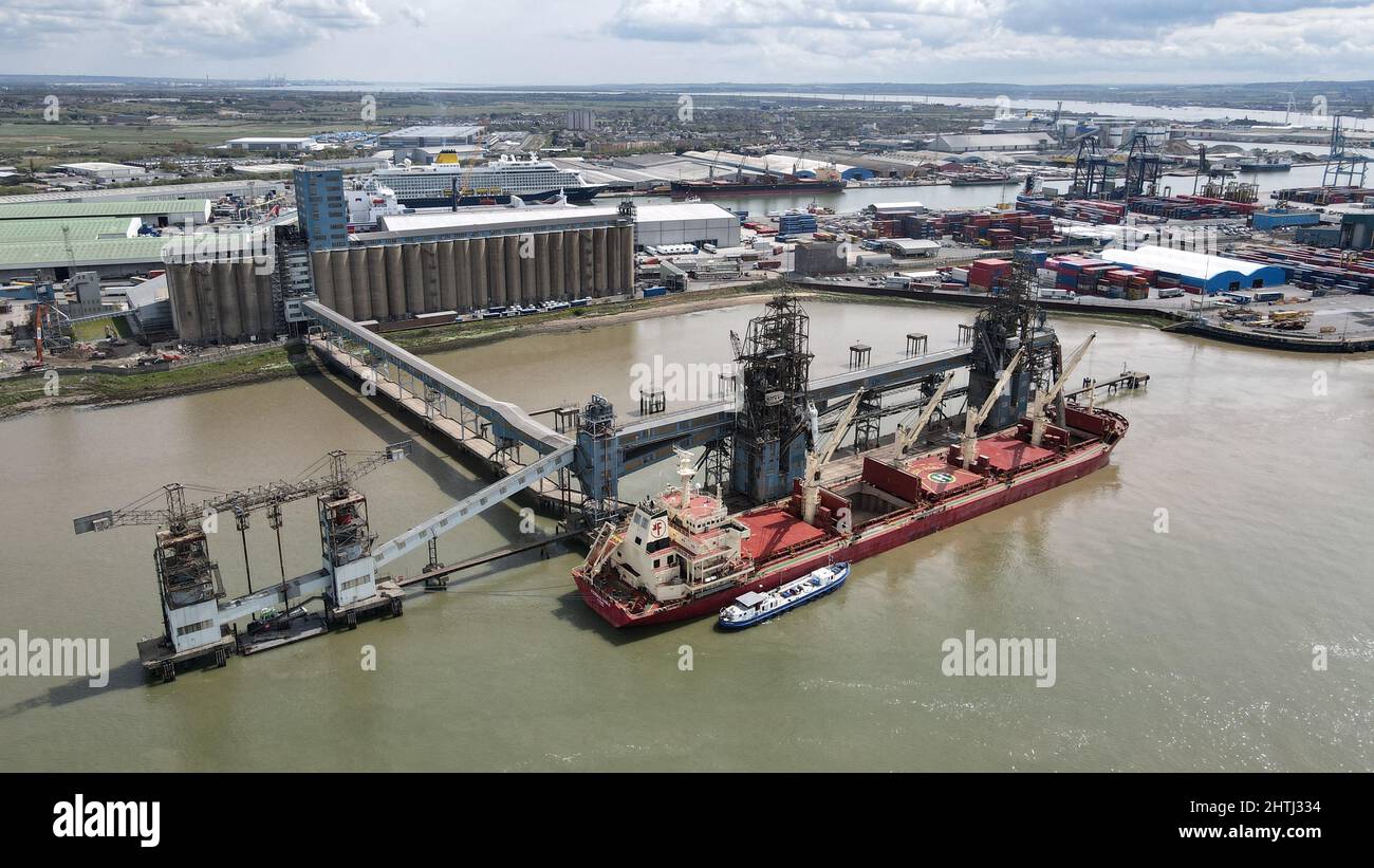 London container terminal tilbury hi-res stock photography and images ...