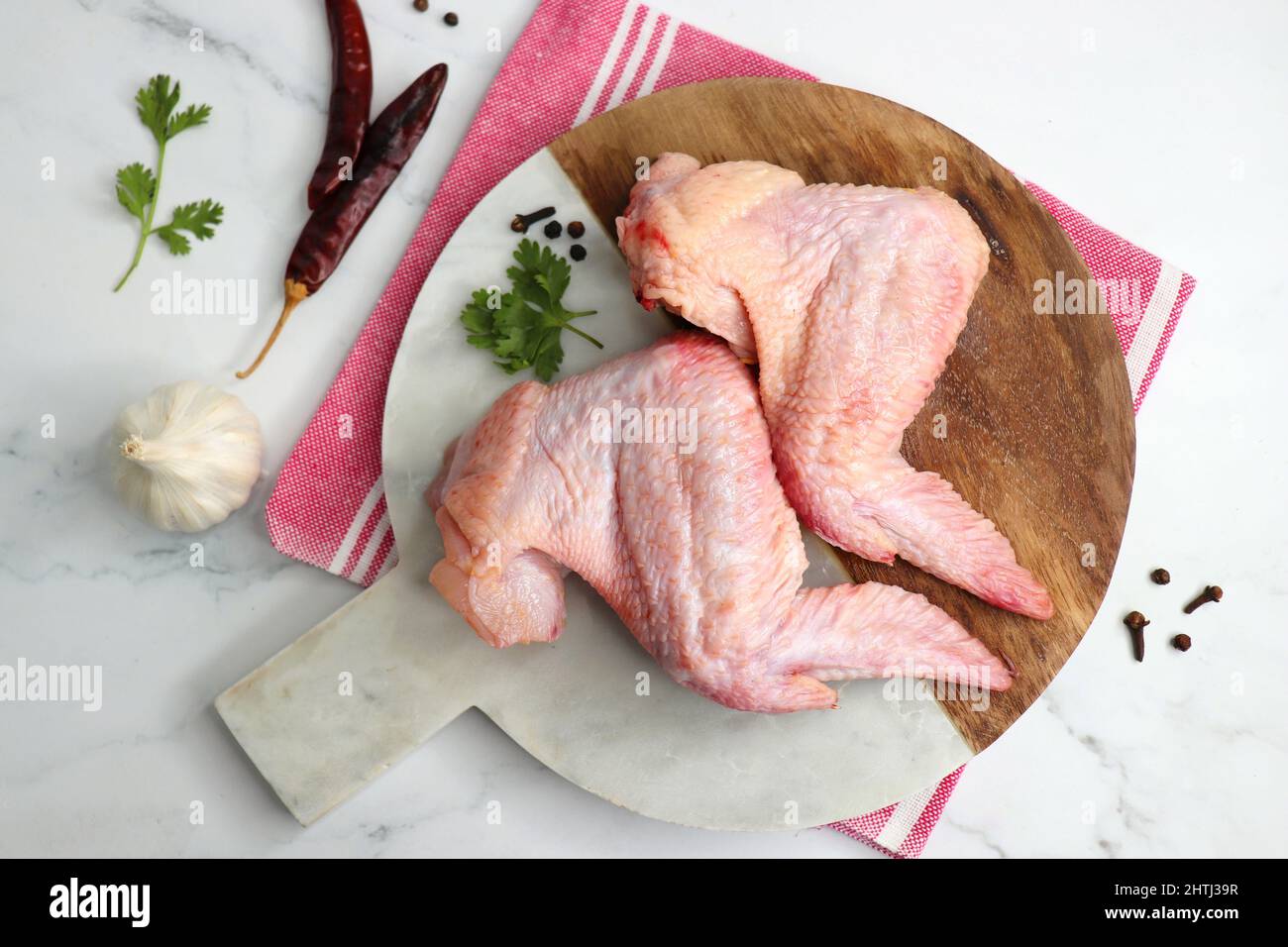 Chicken wing close up hi-res stock photography and images - Alamy