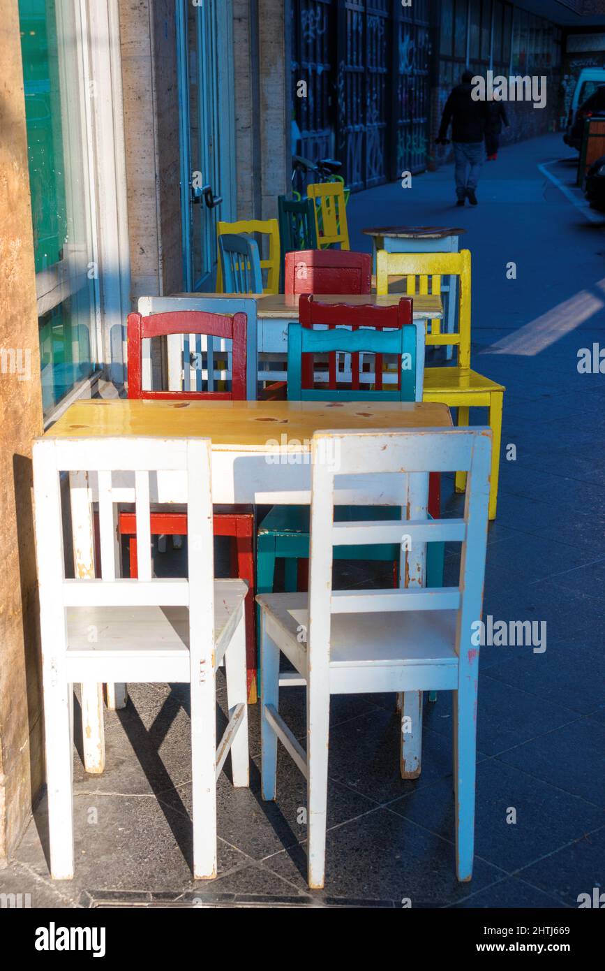 Colorful tables hi-res stock photography and images - Alamy