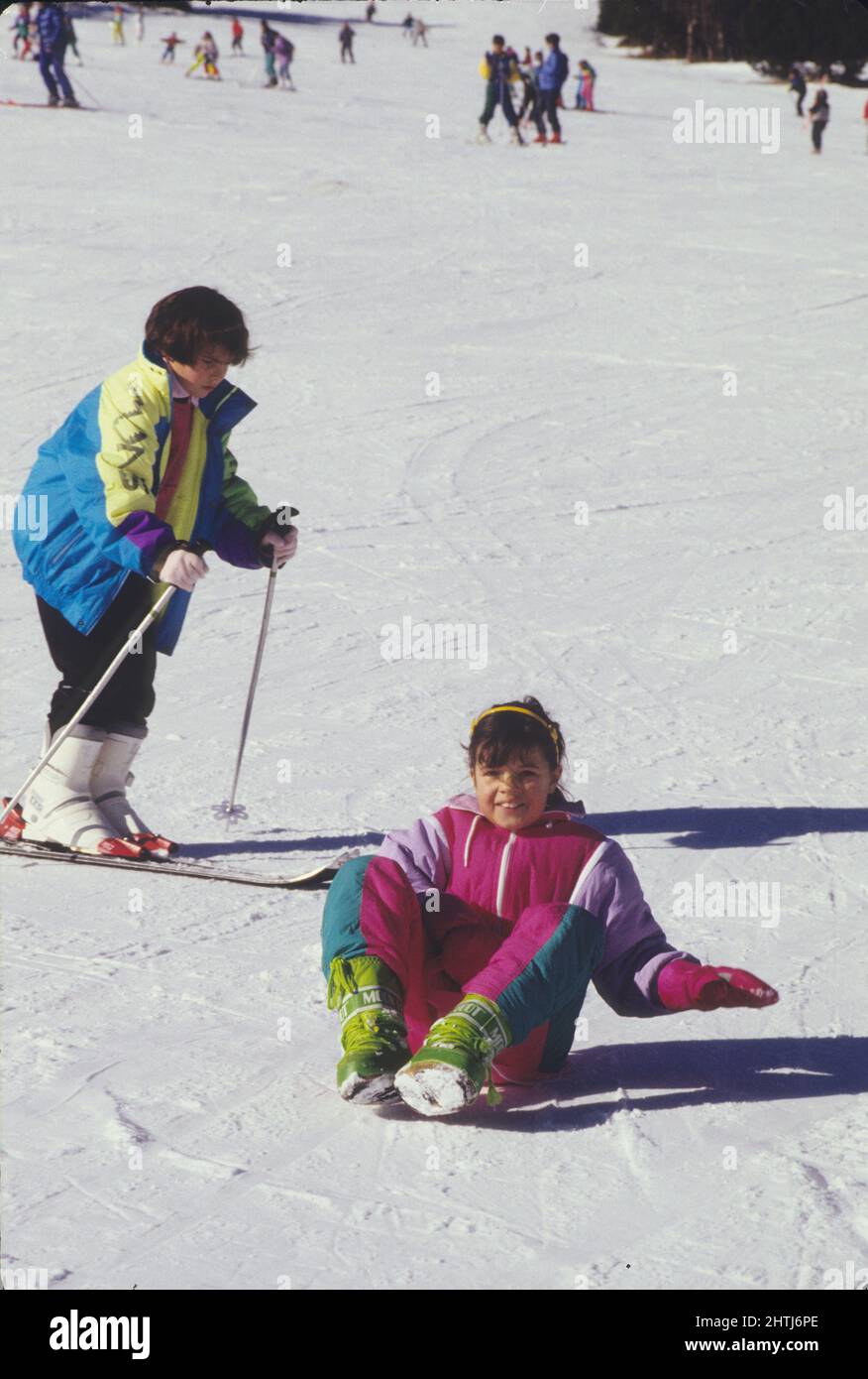 Luge neige enfant hi-res stock photography and images - Alamy