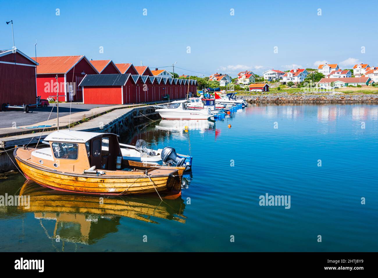 Harbor summertime hi-res stock photography and images - Alamy