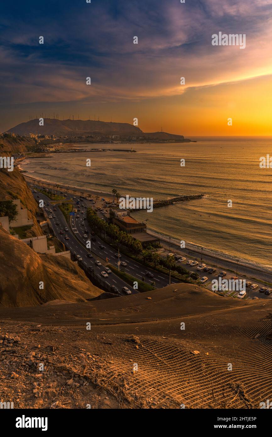 Car steep embankment hi-res stock photography and images - Alamy