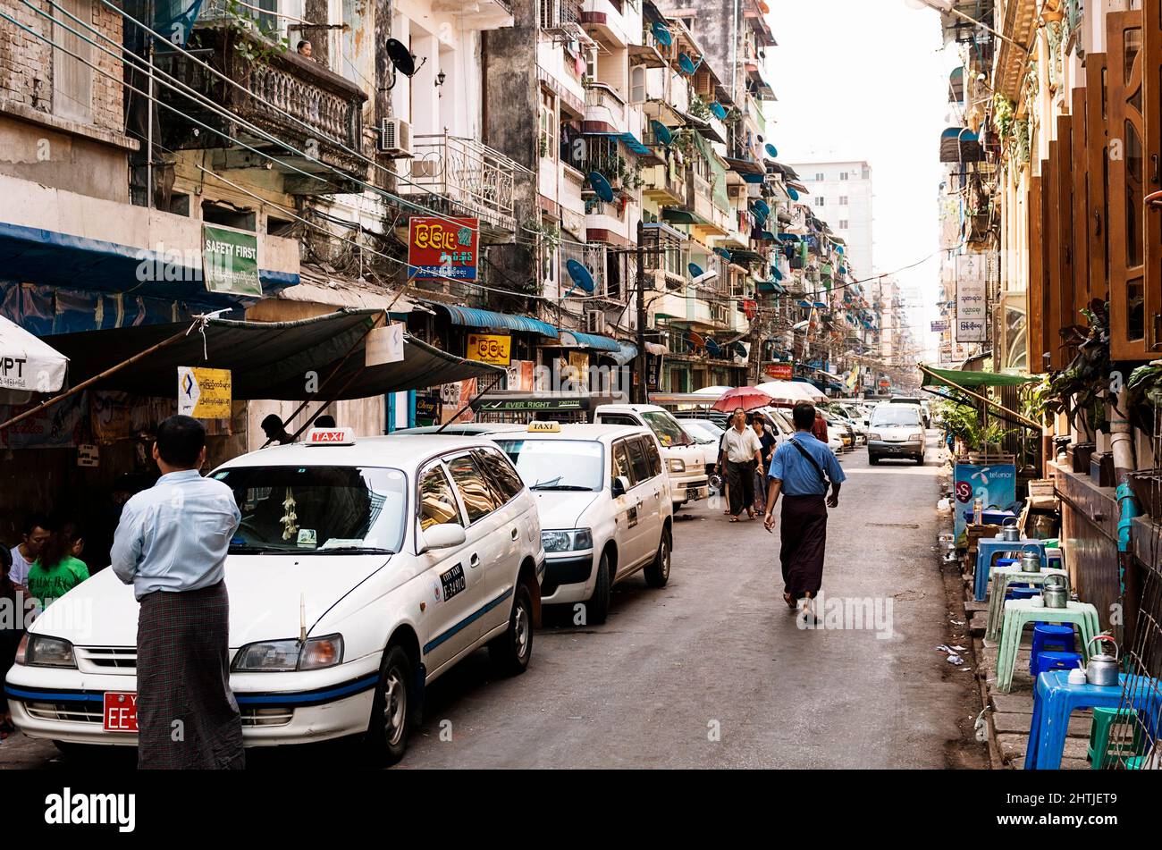 Rangoon, MYANMAR - APRIL 10, 2017: Unrecognizable indigenous Myanmarese ...
