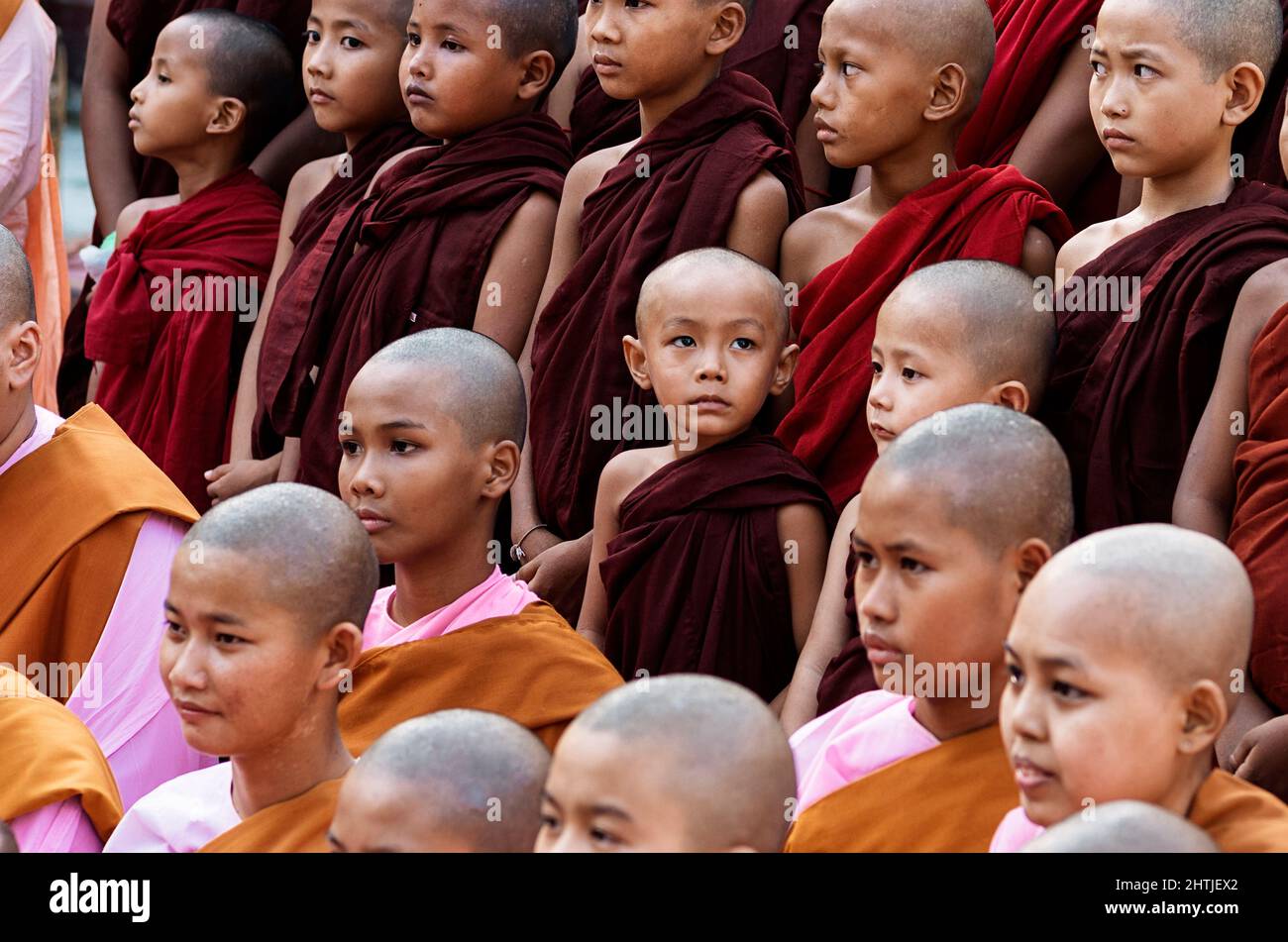 Novice monks at buddhist shrine hi-res stock photography and images - Alamy