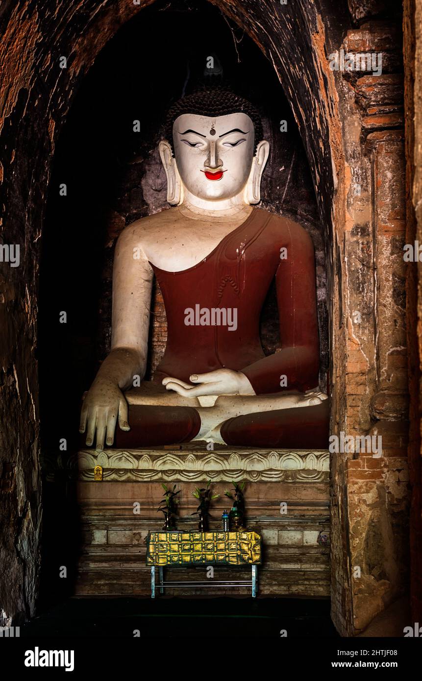 Weathered buddha sculpture hi-res stock photography and images - Alamy